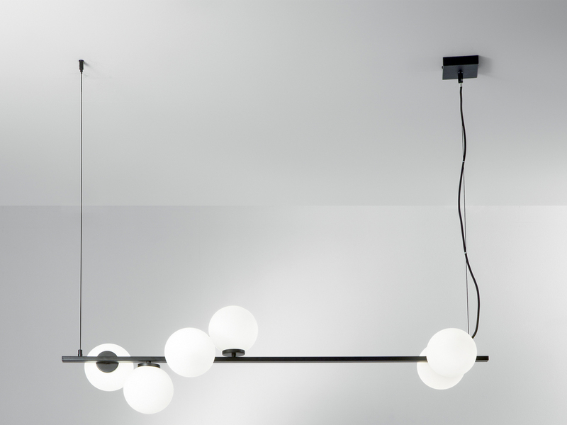 Retro Pendelleuchte Schwarz mit 6 Glaskugeln in Opalweiß